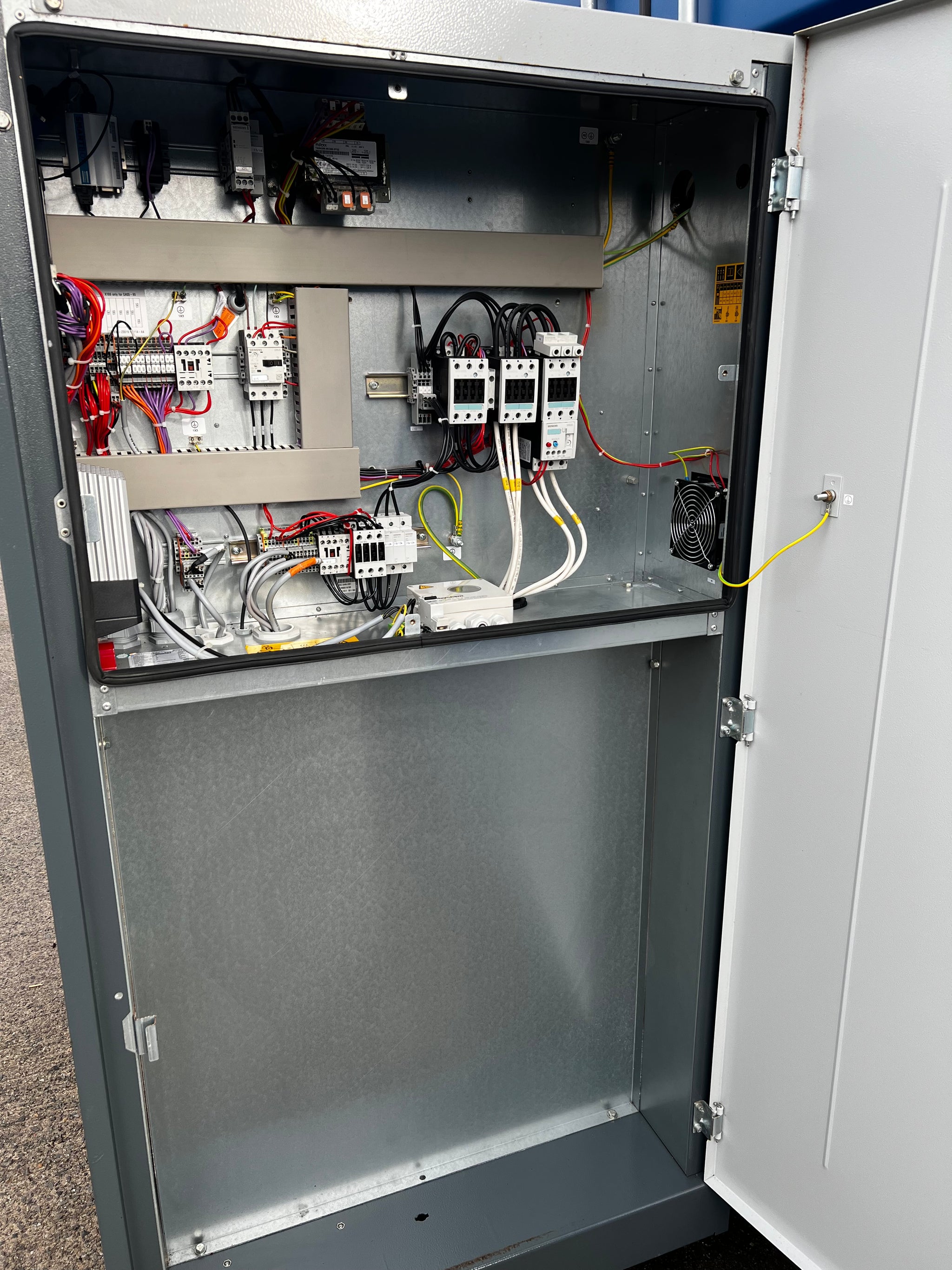 Atlas Copco GA37FF Rotary Screw Compressor + Dryer 37Kw, 50Hp, 180Cfm ...